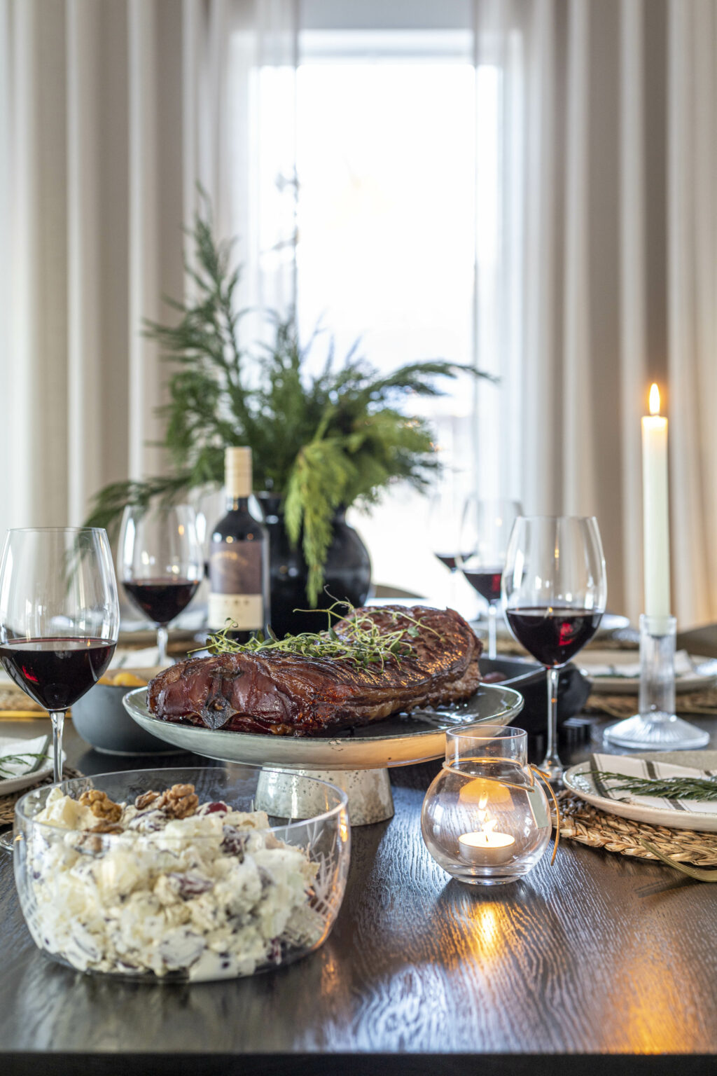 Hátíðlegur léttreyktur lambahryggur með ljúffengu meðlæti - Linda Ben